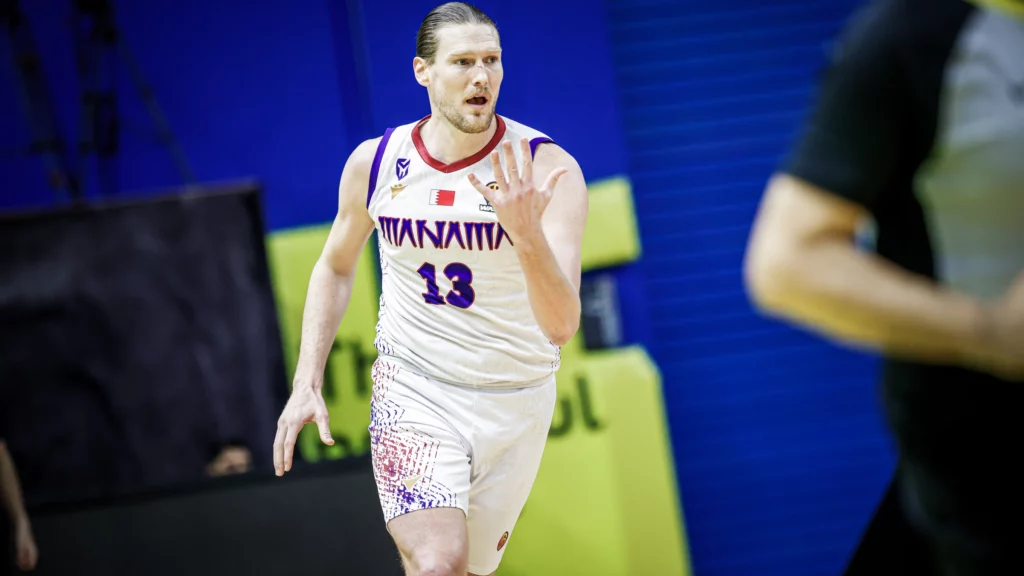 Magnolia pulls plug on Nuni Omot, taps Clint Chapman
